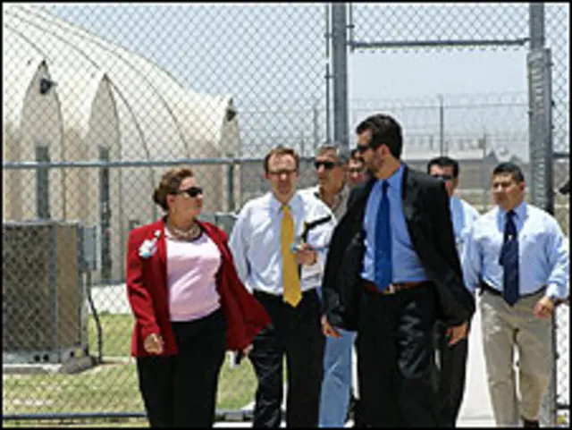 EE.UU.: la pesadilla del indocumentado crece con los arrestos - BBC News Mundo