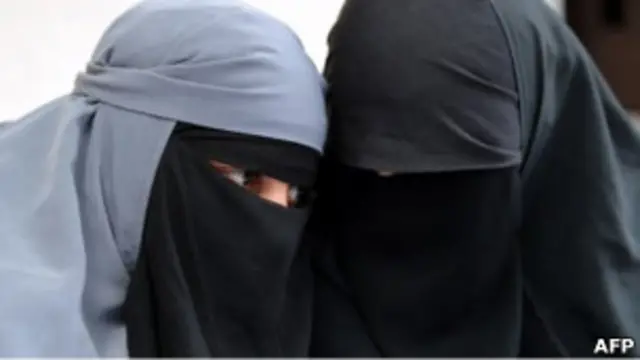 La prohibición de la burka vive su prueba crucial en Francia - BBC News ...
