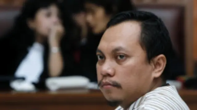 Gayus divonis 6 tahun penjara dan denda Rp1 Miliar - BBC News Indonesia