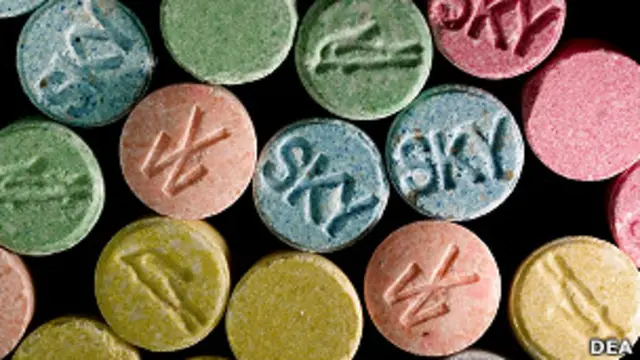 El éxtasis causa cambios crónicos en el cerebro - BBC News Mundo