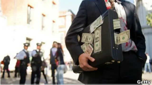 ¿Cuánto dinero se necesita para ser considerado rico? - BBC News Mundo