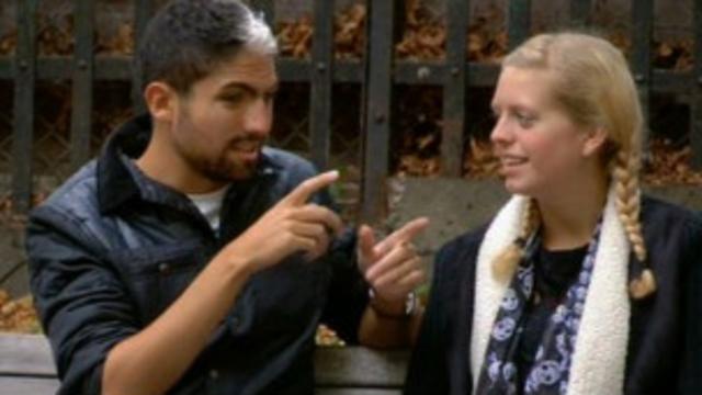 ¿Por qué muchos sordos prefieren no oír? - BBC News Mundo