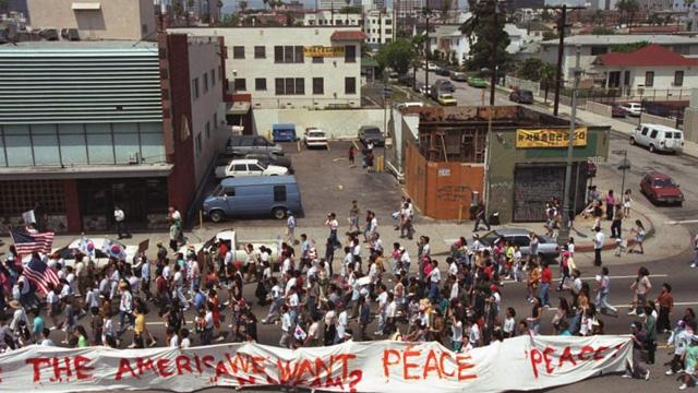 En fotos: se cumplen 20 años de los disturbios de Los Ángeles - BBC ...