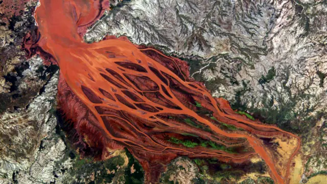 Desde el aire los deltas parecen arte abstracto - BBC News Mundo