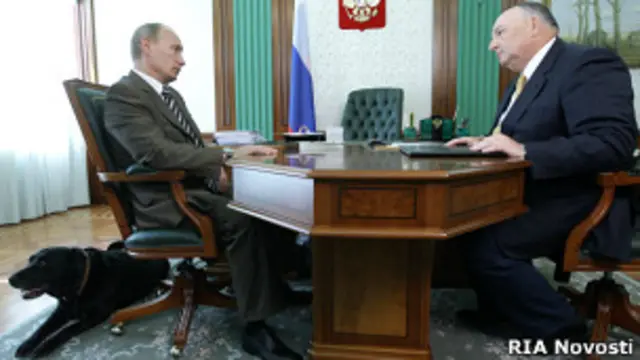 Putin le regala a Chávez un perro de Stalin - BBC News Mundo