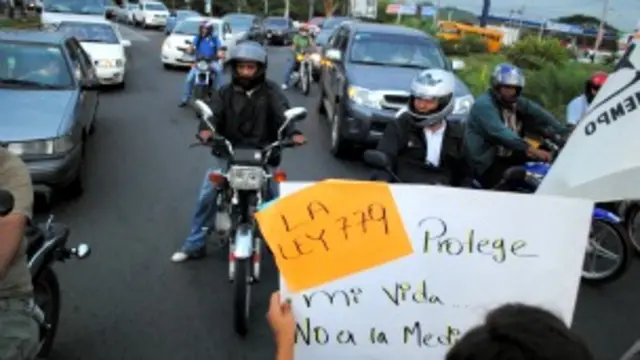 Hombres y mujeres enfrentados en Nicaragua por una ley - BBC News Mundo