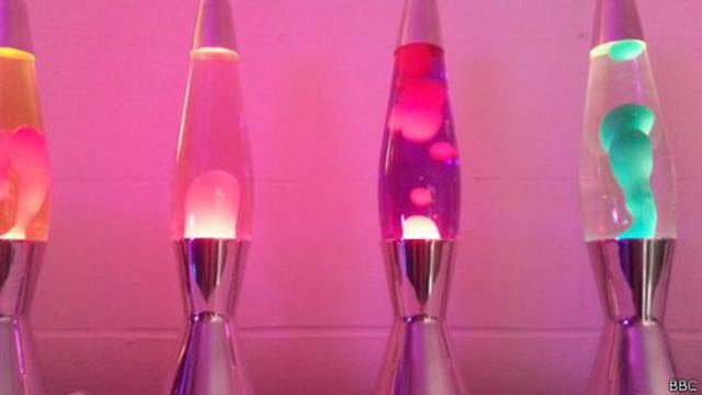 ¿De dónde salieron las famosas lámparas de lava? - BBC News Mundo