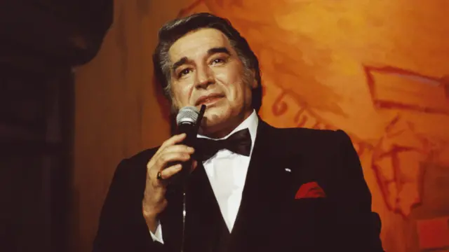 En fotos: 50 años de carrera de "Sandro de América" - BBC News Mundo