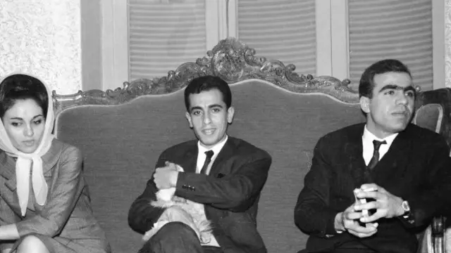 داریوش آشوری؛ ۷۵ سال زندگی با زبان و فرهنگ ایرانی - BBC News فارسی