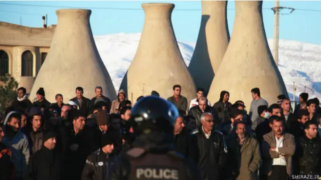 اعدام دو نفر در ملاعام در شیراز Bbc News فارسی