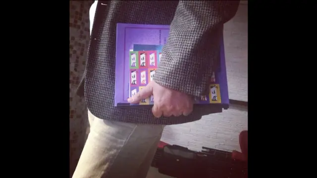 En fotos: la omnipresencia de los ojos de Hugo Chávez - BBC News Mundo