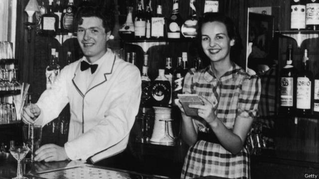 La fascinante historia de las seis hermanas aristócratas Mitford - BBC ...