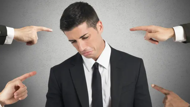 Cuál es la mejor manera de decirle a alguien que está despedido - BBC ...