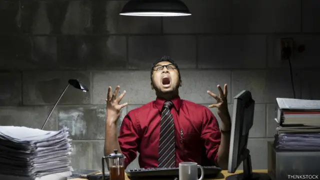 Cómo reconocer si estás en el trabajo equivocado - BBC News Mundo