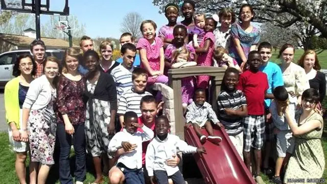 La familia con 34 hijos que continúa creciendo - BBC News Mundo