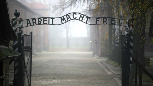 ¿Quién fue el primer hombre en entrar a Auschwitz tras su liberación ...
