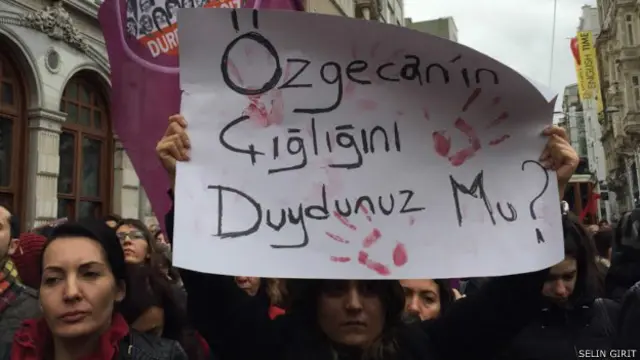 Özgecan Aslan'ın ölümüne öfke büyüyor - BBC News Türkçe