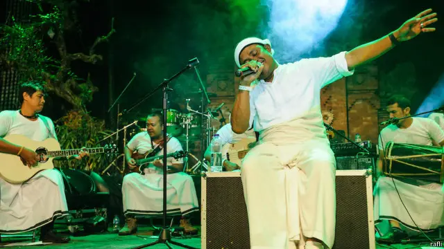 Rafli, lagu Anak Yatim dan rintihan Aceh di masa konflik - BBC News ...