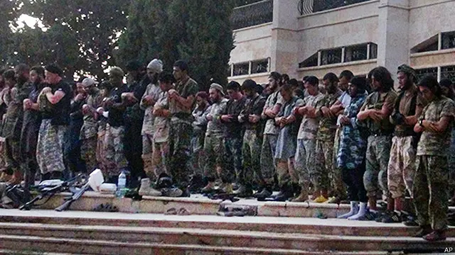 Lebih dari 25.000 petarung ISIS datang dari 100 negara - BBC News Indonesia