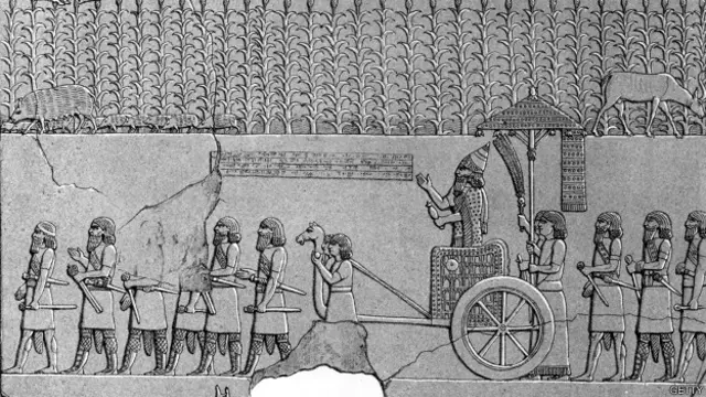 La fascinante historia de los hombres que desenterraron Asiria - BBC ...