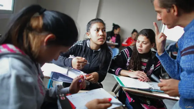 ¿Por qué no mejora la educación en América Latina? - BBC News Mundo