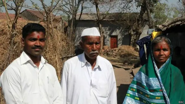 Os indianos que lutam na lama ─ e nos quais ninguém quer tocar - BBC ...