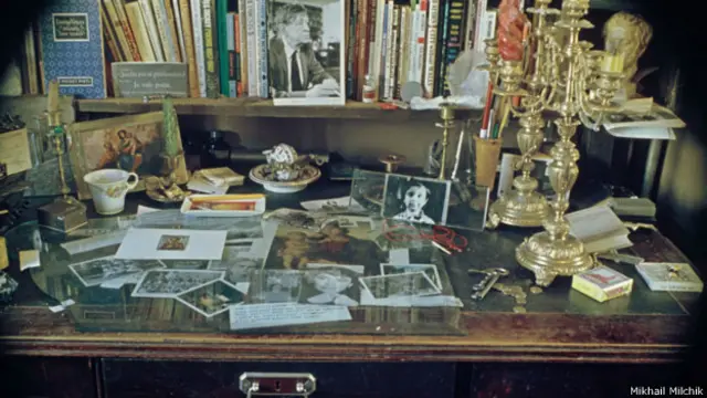 Музей в "Полутора комнатах" Бродского как бы открывается - BBC News ...