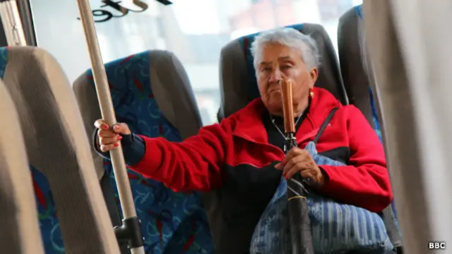 En fotos: las tradicionales busetas que Bogotá dejará de ver - BBC News ...