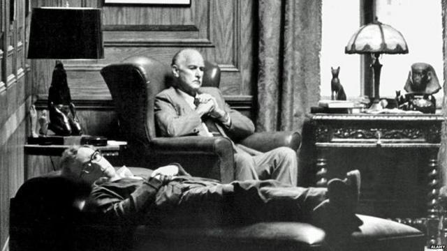 Cómo el diván de Sigmund Freud cambió la historia - BBC News Mundo