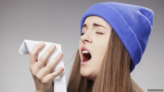 Por qué mirar a la luz nos hace estornudar - BBC News Mundo