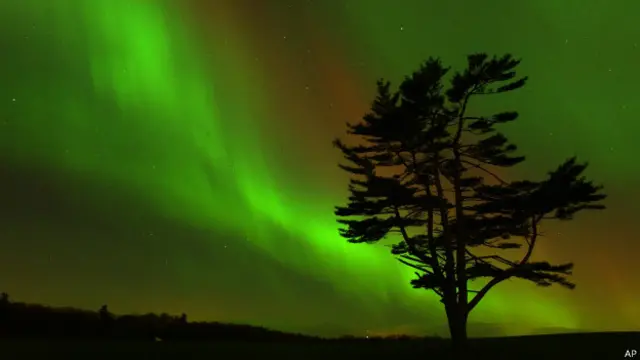 Así es la primera aurora polar vista fuera de nuestro Sistema Solar ...