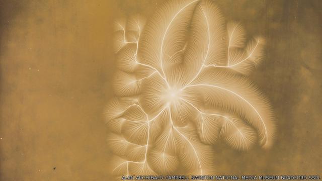 Revelaciones: experimentos alucinantes en fotografía - BBC News Mundo