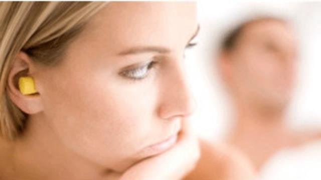 Qué puedes hacer para dejar de roncar - BBC News Mundo