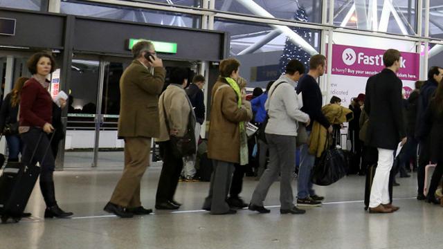 ¿Cuál es la manera más eficiente de hacer que una fila avance? - BBC ...