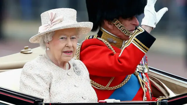 Rainha bate recorde de reinado mais longo; veja 16 curiosidades - BBC ...