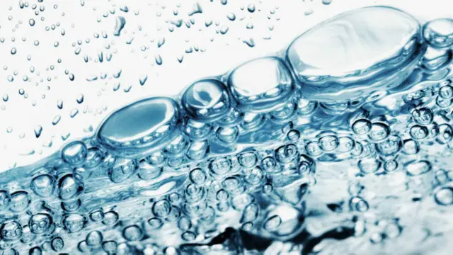 ¿Es realmente dañina para la salud el agua con gas? - BBC News Mundo