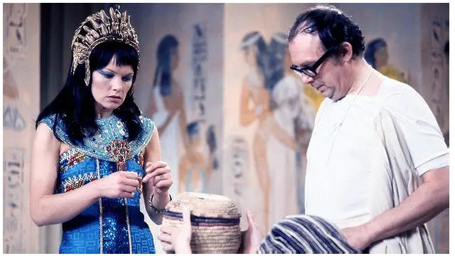 সাপের কামড়ে মারা যান নি মিশরীয় রানী ক্লিওপেট্রা - BBC News বাংলা