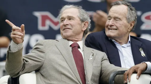 "Culo de acero" y "arrogante", las críticas de Bush padre a los ...