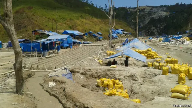 Penutupan gunung Botak, tambang emas legal akan dibangun - BBC News Indonesia