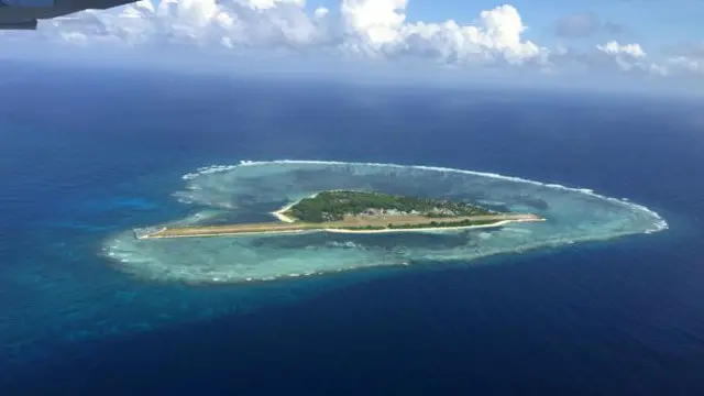 Melihat pulau buatan Cina di Laut Cina Selatan dari dekat - BBC News ...