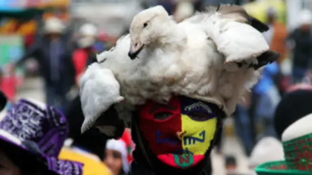 Takanakuy, la polémica tradición de celebrar la Navidad a golpes en ...