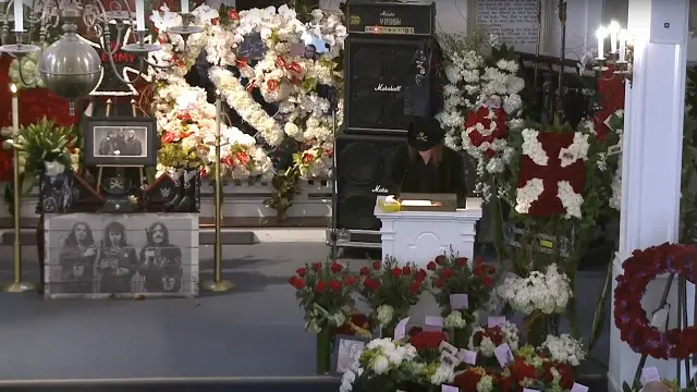 El funeral de Lemmy de Motörhead: en su bar favorito y en YouTube - BBC ...