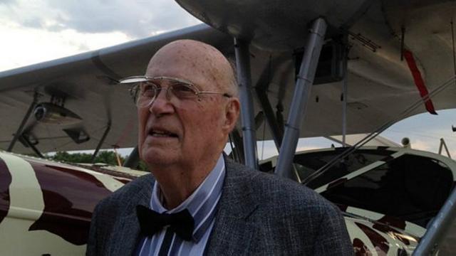 El fanático de la aviación que salvó a millones de bebés - BBC News Mundo