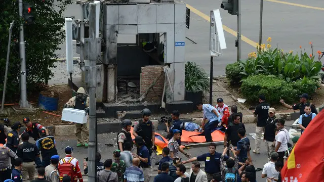 Polri: Korban ledakan di Sarinah 7 tewas, 5 adalah pelaku - BBC News Indonesia
