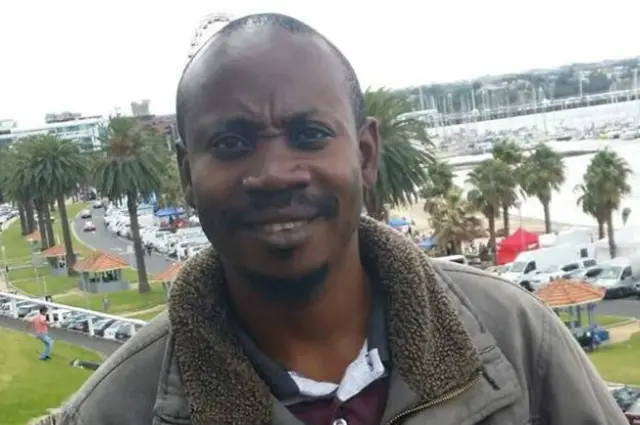 Mulher aparece em seu próprio funeral e surpreende marido que tinha ...