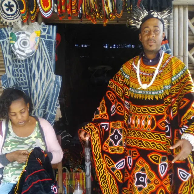 Danchiki : le boubou des chefs - BBC News Afrique