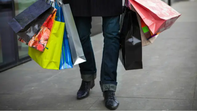 Os truques usados pelo comércio para comprarmos mais - BBC News Brasil