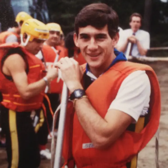 Mostra reúne imagens inéditas e raras de Senna que desvendam o homem ...