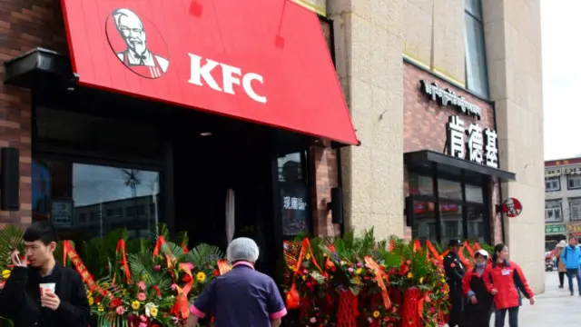 Restoran cepat saji KFC buka restoran pertama di Tibet - BBC News Indonesia