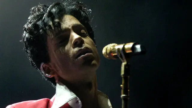 EE.UU.: el forense confirma que el cantante Prince murió por una ...